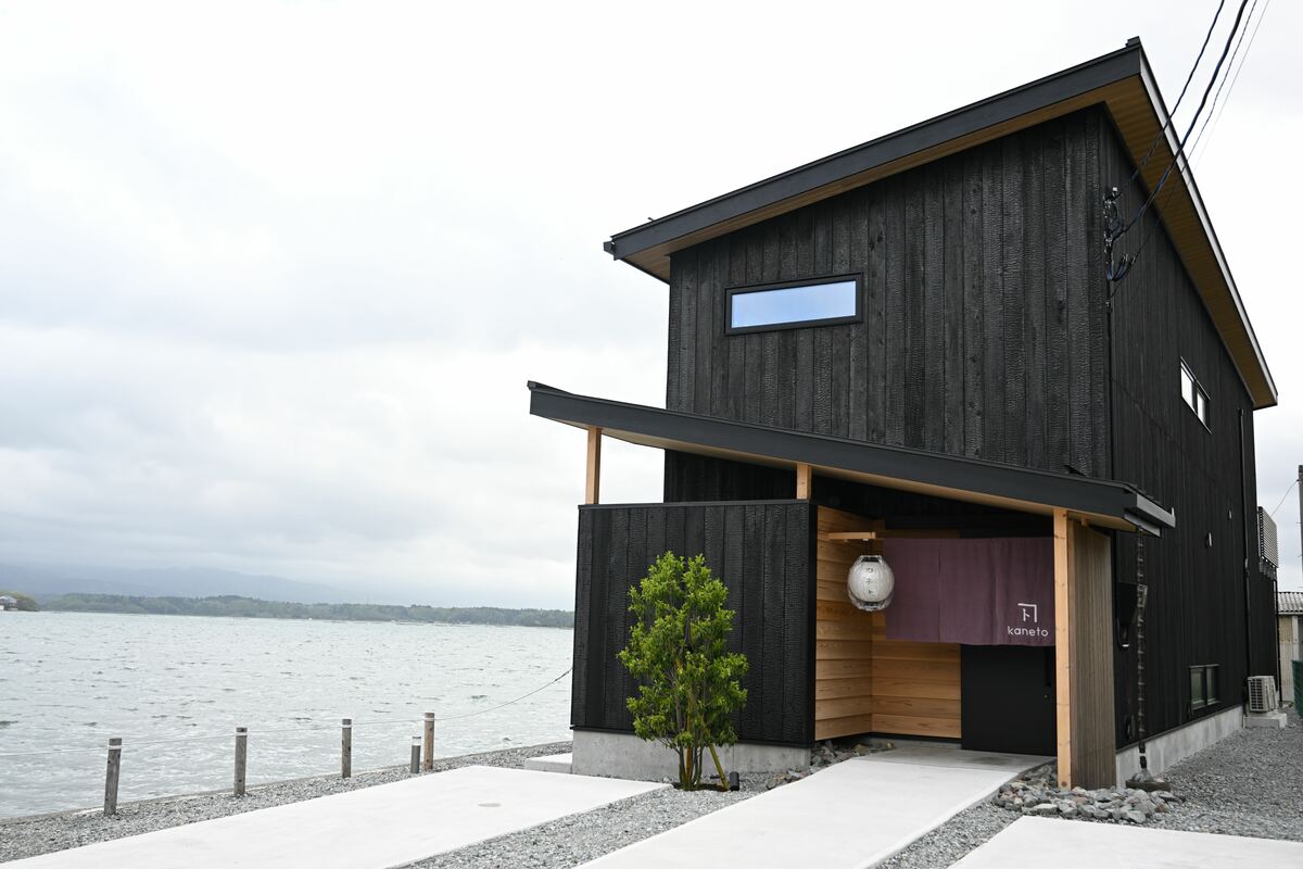 “やわらかで、自由”な佐渡の恵みをおまかせでいただく。ハレの日を彩る島レストラン「kaneto」 | 写真 | 2枚目